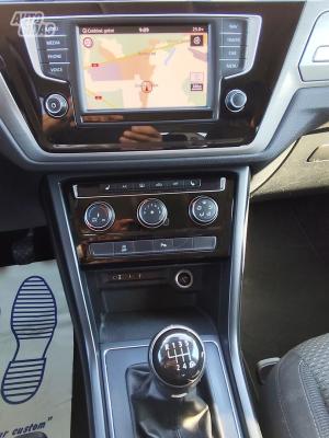 Black Volkswagen Touran 2016 in Ramuciai, with an engine capacity of 2.00 L and mileage of 218 thousand km for 10950 €, photo 16 on AUTOMOTO.COM.LV
