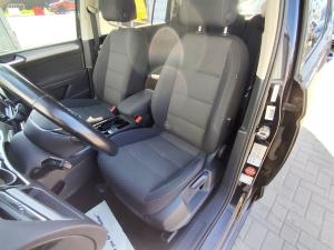 Black Volkswagen Touran 2016 in Ramuciai, with an engine capacity of 2.00 L and mileage of 218 thousand km for 10950 €, photo 18 on AUTOMOTO.COM.LV