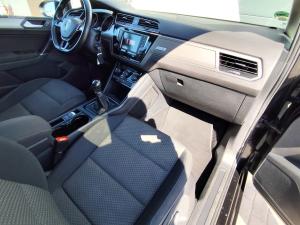Black Volkswagen Touran 2016 in Ramuciai, with an engine capacity of 2.00 L and mileage of 218 thousand km for 10950 €, photo 19 on AUTOMOTO.COM.LV