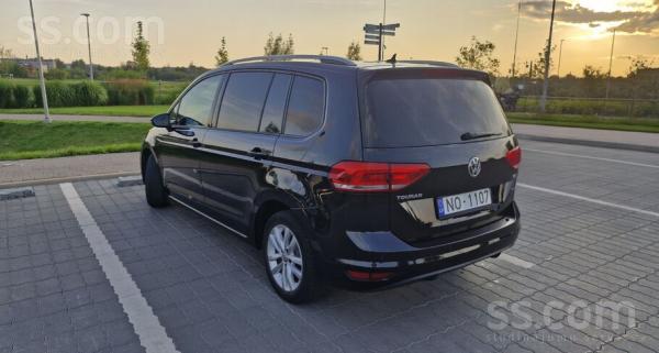 Melns Volkswagen Touran 2016 Jelgava, ar dzinēja tilpumu 1.60 L un nobraukumu 216 tūkst. km par 10200 €, foto 4 vietnē AUTOMOTO.COM.LV