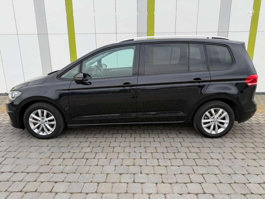 Melns Volkswagen Touran 2016 Raseiniai, ar dzinēja tilpumu 1.60 L un nobraukumu 298 tūkst. km par 7900 €, foto 3 vietnē AUTOMOTO.COM.LV