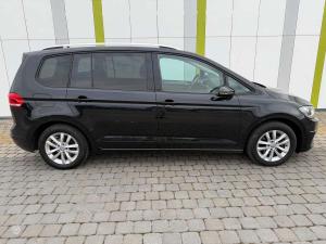 Melns Volkswagen Touran 2016 Raseiniai, ar dzinēja tilpumu 1.60 L un nobraukumu 298 tūkst. km par 7900 €, foto 7 vietnē AUTOMOTO.COM.LV