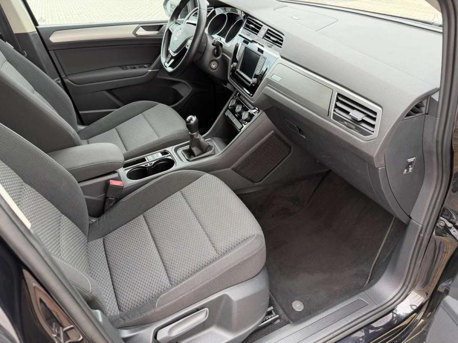 Melns Volkswagen Touran 2016 Raseiniai, ar dzinēja tilpumu 1.60 L un nobraukumu 298 tūkst. km par 7900 €, foto 11 vietnē AUTOMOTO.COM.LV