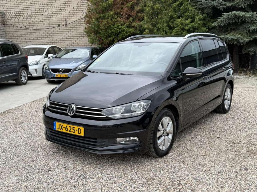 Melns Volkswagen Touran 2016 Kauņa, ar dzinēja tilpumu 1.60 L un nobraukumu 264 tūkst. km par 8150 €, foto 1 vietnē AUTOMOTO.COM.LV