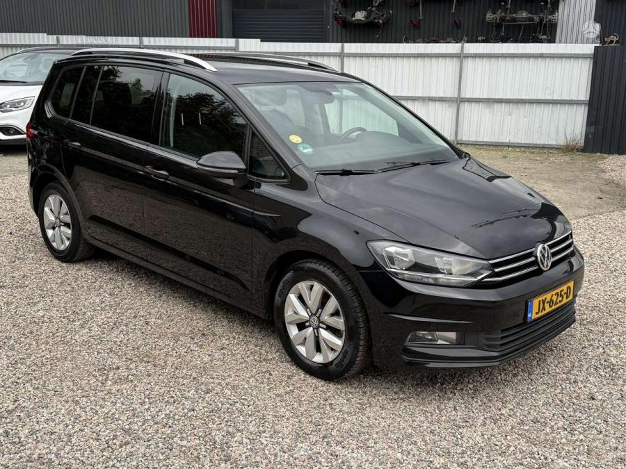 Melns Volkswagen Touran 2016 Kauņa, ar dzinēja tilpumu 1.60 L un nobraukumu 264 tūkst. km par 8150 €, foto 6 vietnē AUTOMOTO.COM.LV