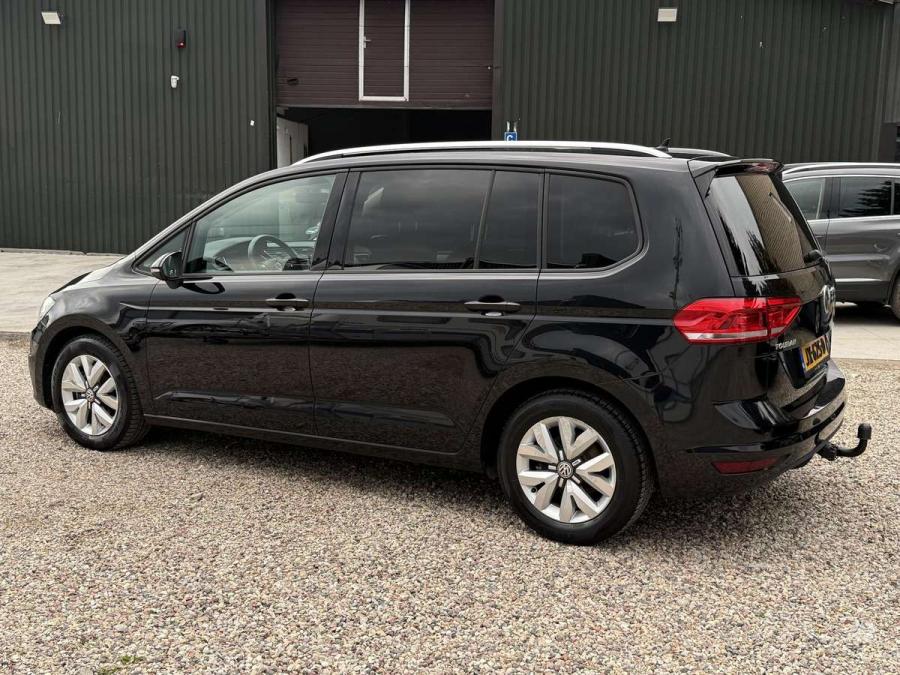 Melns Volkswagen Touran 2016 Kauņa, ar dzinēja tilpumu 1.60 L un nobraukumu 264 tūkst. km par 8150 €, foto 8 vietnē AUTOMOTO.COM.LV