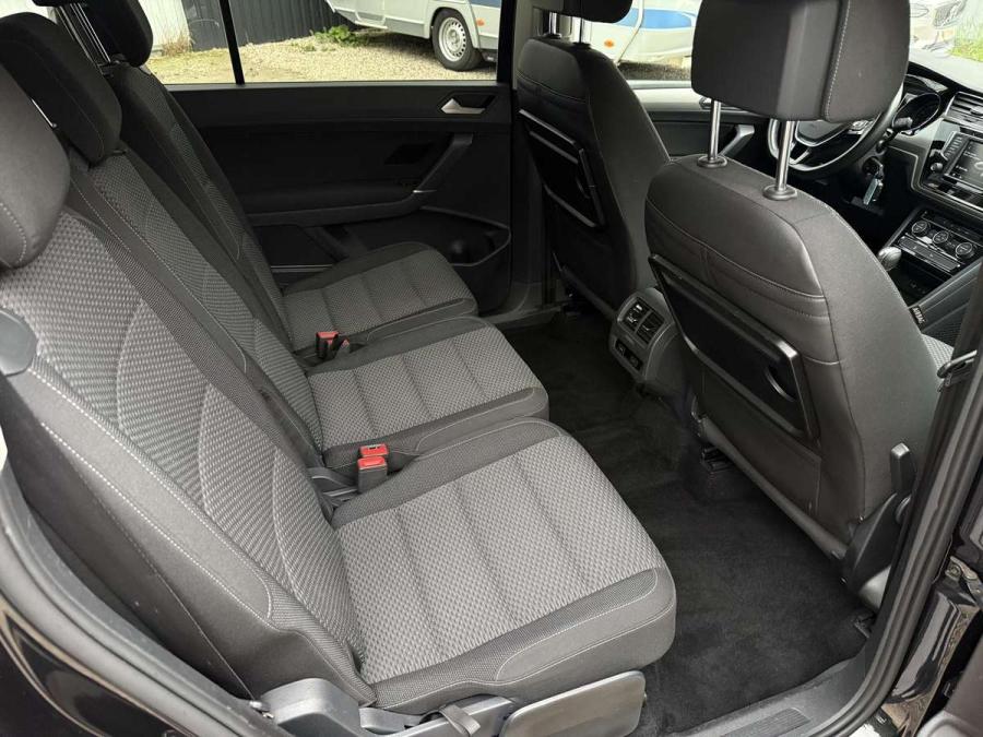 Melns Volkswagen Touran 2016 Kauņa, ar dzinēja tilpumu 1.60 L un nobraukumu 264 tūkst. km par 8150 €, foto 14 vietnē AUTOMOTO.COM.LV