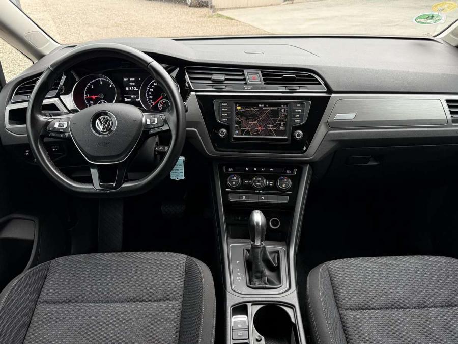 Melns Volkswagen Touran 2016 Kauņa, ar dzinēja tilpumu 1.60 L un nobraukumu 264 tūkst. km par 8150 €, foto 19 vietnē AUTOMOTO.COM.LV