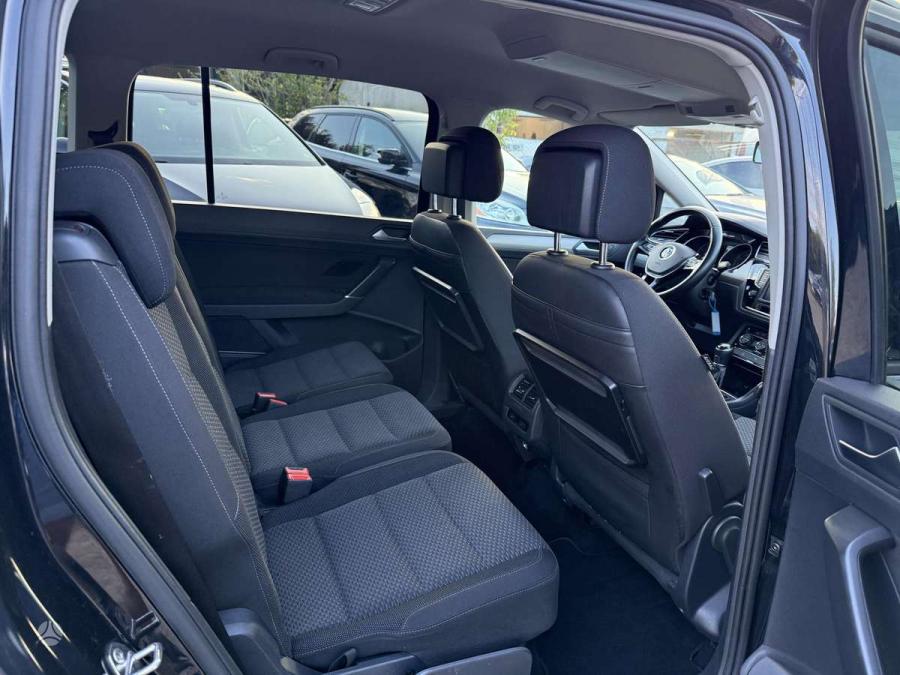 Black Volkswagen Touran 2016 in Ukmerge, with an engine capacity of 1.20 L and mileage of 250 thousand km for 7250 €, photo 16 on AUTOMOTO.COM.LV