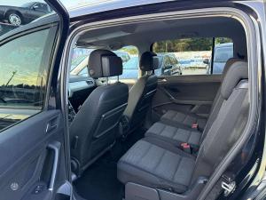 Black Volkswagen Touran 2016 in Ukmerge, with an engine capacity of 1.20 L and mileage of 250 thousand km for 7250 €, photo 18 on AUTOMOTO.COM.LV