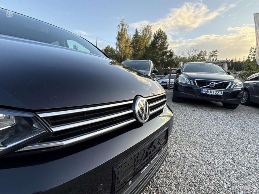 Black Volkswagen Touran 2016 in Ukmerge, with an engine capacity of 1.20 L and mileage of 250 thousand km for 7250 €, photo 19 on AUTOMOTO.COM.LV