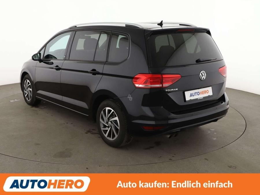 Melns Volkswagen Touran 2017 Kauņa, ar dzinēja tilpumu 1.40 L un nobraukumu 52 tūkst. km par 26510 €, foto 4 vietnē AUTOMOTO.COM.LV
