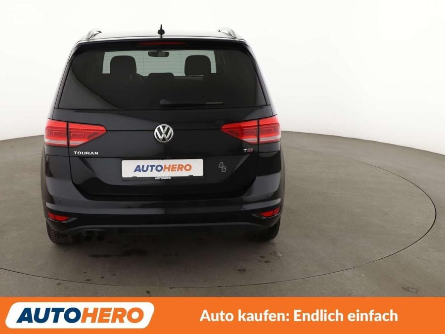 Melns Volkswagen Touran 2017 Kauņa, ar dzinēja tilpumu 1.40 L un nobraukumu 52 tūkst. km par 26510 €, foto 5 vietnē AUTOMOTO.COM.LV