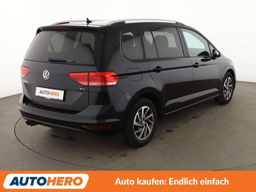 Melns Volkswagen Touran 2017 Kauņa, ar dzinēja tilpumu 1.40 L un nobraukumu 52 tūkst. km par 26510 €, foto 6 vietnē AUTOMOTO.COM.LV