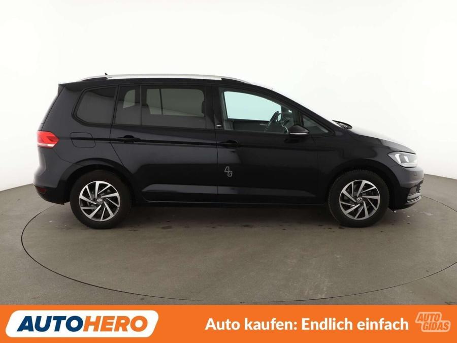 Melns Volkswagen Touran 2017 Kauņa, ar dzinēja tilpumu 1.40 L un nobraukumu 52 tūkst. km par 26510 €, foto 7 vietnē AUTOMOTO.COM.LV