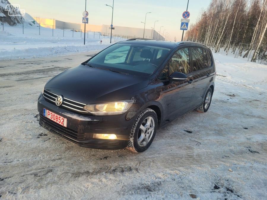 Black Volkswagen Touran 2017 in Vilnius, with an engine capacity of 1.60 L and mileage of 250 thousand km for 7950 €, photo 1 on AUTOMOTO.COM.LV