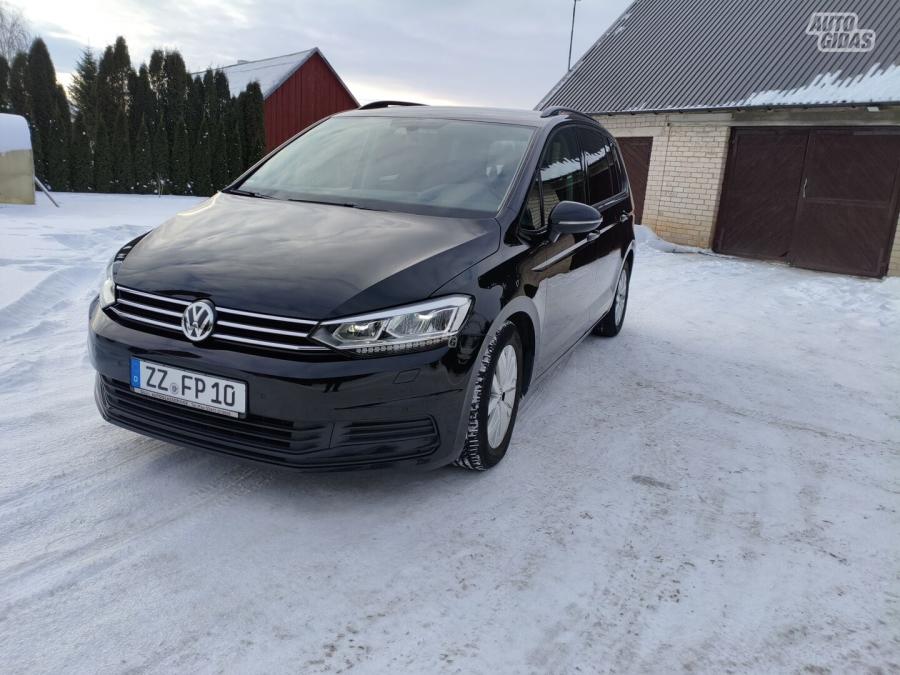Black Volkswagen Touran 2017 in Pasvalys, with an engine capacity of 1.60 L and mileage of 300 thousand km for 8950 €, photo 1 on AUTOMOTO.COM.LV
