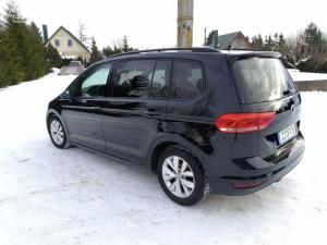 Black Volkswagen Touran 2017 in Pasvalys, with an engine capacity of 1.60 L and mileage of 300 thousand km for 8950 €, photo 2 on AUTOMOTO.COM.LV