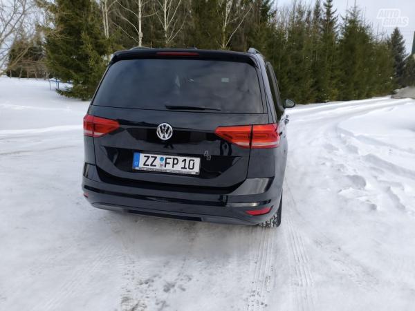 Melns Volkswagen Touran 2017 Pasvalys, ar dzinēja tilpumu 1.60 L un nobraukumu 300 tūkst. km par 8950 €, foto 3 vietnē AUTOMOTO.COM.LV