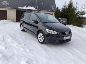 Black Volkswagen Touran 2017 in Pasvalys, with an engine capacity of 1.60 L and mileage of 300 thousand km for 8950 €, photo 5 on AUTOMOTO.COM.LV