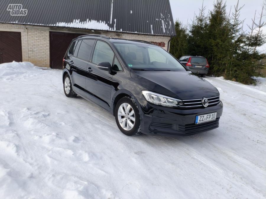 Black Volkswagen Touran 2017 in Pasvalys, with an engine capacity of 1.60 L and mileage of 300 thousand km for 8950 €, photo 5 on AUTOMOTO.COM.LV