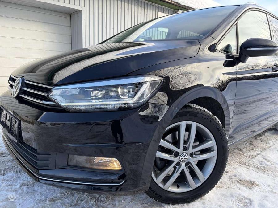 Black Volkswagen Touran 2017 in Utena, with an engine capacity of 2.00 L and mileage of 183 thousand km for 12700 €, photo 1 on AUTOMOTO.COM.LV