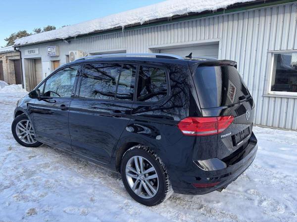 Melns Volkswagen Touran 2017 Utena, ar dzinēja tilpumu 2.00 L un nobraukumu 183 tūkst. km par 12700 €, foto 8 vietnē AUTOMOTO.COM.LV
