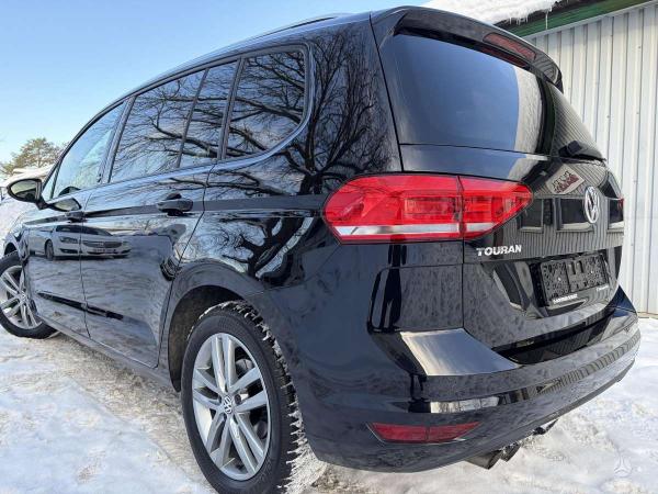 Melns Volkswagen Touran 2017 Utena, ar dzinēja tilpumu 2.00 L un nobraukumu 183 tūkst. km par 12700 €, foto 9 vietnē AUTOMOTO.COM.LV