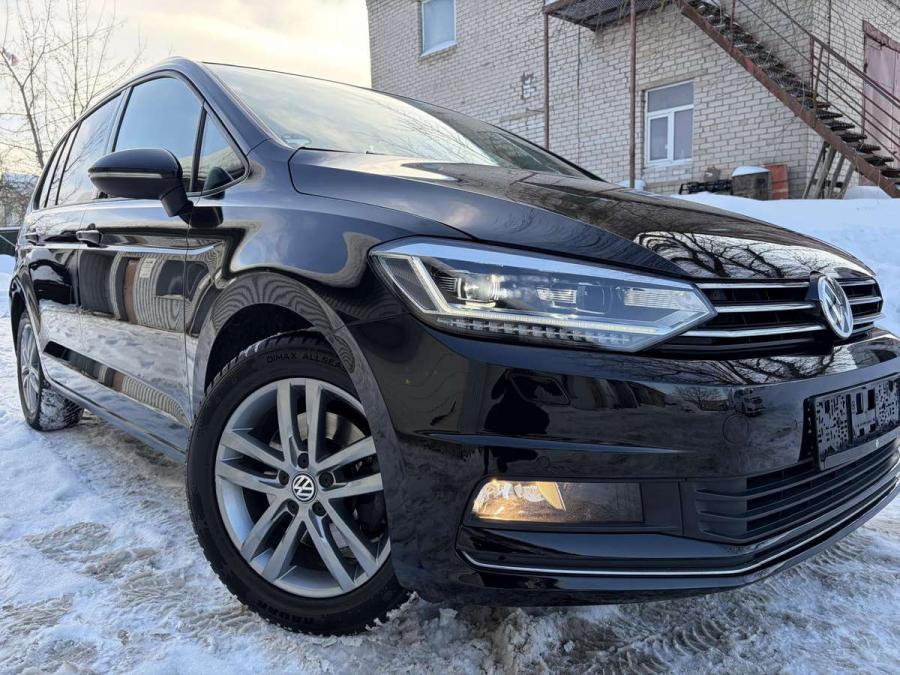 Black Volkswagen Touran 2017 in Utena, with an engine capacity of 2.00 L and mileage of 183 thousand km for 12700 €, photo 10 on AUTOMOTO.COM.LV