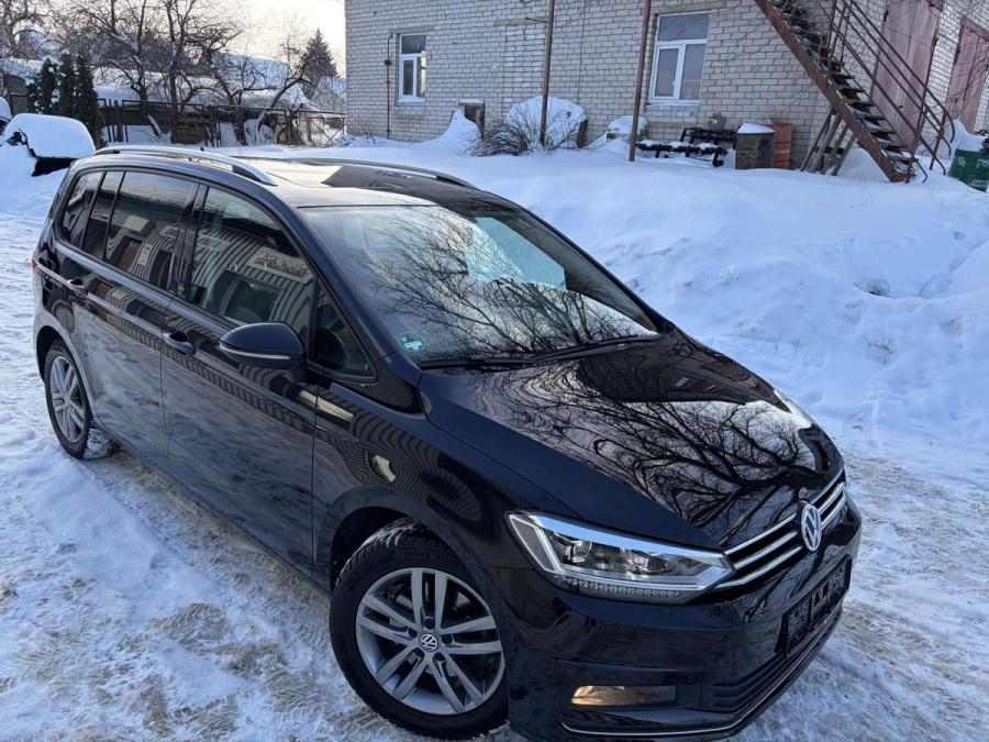 Black Volkswagen Touran 2017 in Utena, with an engine capacity of 2.00 L and mileage of 183 thousand km for 12700 €, photo 11 on AUTOMOTO.COM.LV