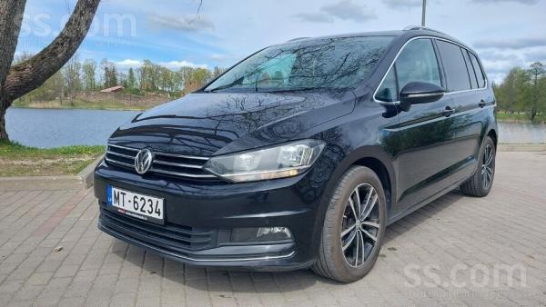 Black Volkswagen Touran 2017 in Aluksne, with an engine capacity of 1.60 L and mileage of 0 thousand km for 10500 €, photo 1 on AUTOMOTO.COM.LV