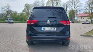 Black Volkswagen Touran 2017 in Aluksne, with an engine capacity of 1.60 L and mileage of 0 thousand km for 10500 €, photo 10 on AUTOMOTO.COM.LV