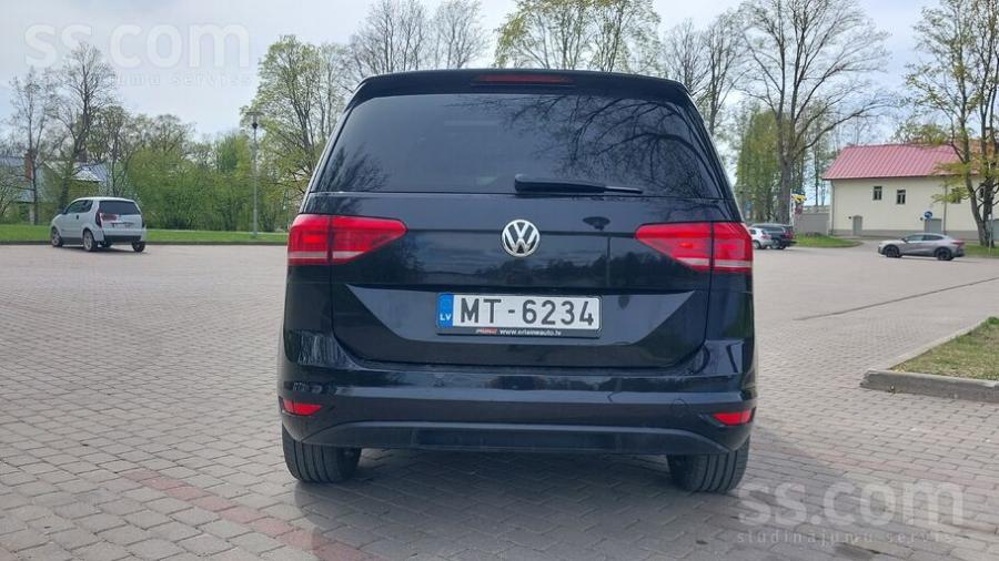 Black Volkswagen Touran 2017 in Aluksne, with an engine capacity of 1.60 L and mileage of 0 thousand km for 10500 €, photo 10 on AUTOMOTO.COM.LV