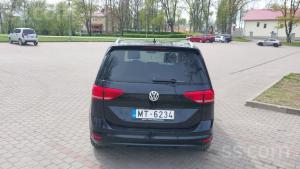 Black Volkswagen Touran 2017 in Aluksne, with an engine capacity of 1.60 L and mileage of 0 thousand km for 10500 €, photo 11 on AUTOMOTO.COM.LV