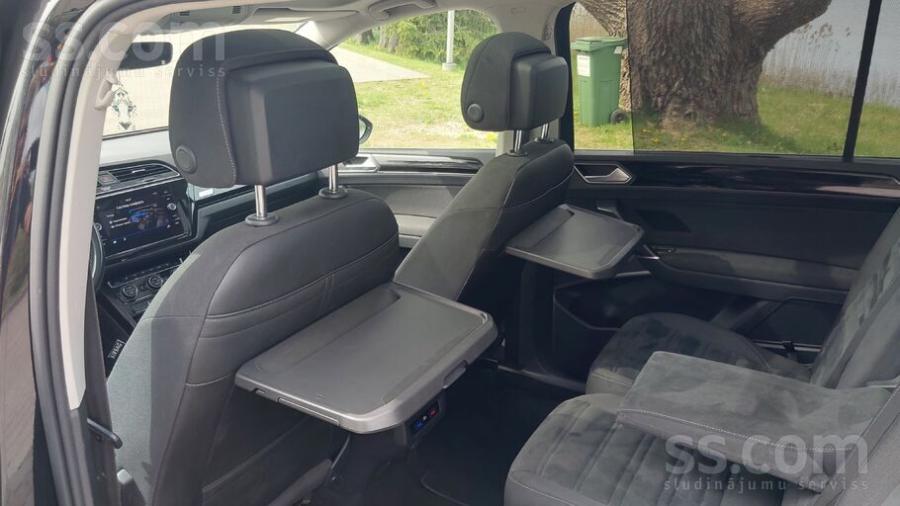 Black Volkswagen Touran 2017 in Aluksne, with an engine capacity of 1.60 L and mileage of 0 thousand km for 10500 €, photo 30 on AUTOMOTO.COM.LV