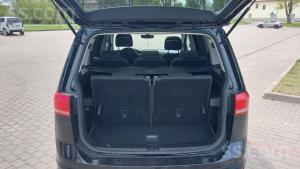 Black Volkswagen Touran 2017 in Aluksne, with an engine capacity of 1.60 L and mileage of 0 thousand km for 10500 €, photo 32 on AUTOMOTO.COM.LV
