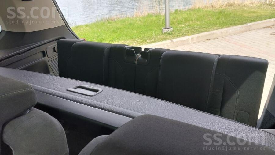 Black Volkswagen Touran 2017 in Aluksne, with an engine capacity of 1.60 L and mileage of 0 thousand km for 10500 €, photo 33 on AUTOMOTO.COM.LV
