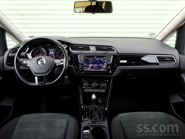 Black Volkswagen Touran 2017 in Riga, with an engine capacity of 2.00 L and mileage of 254 thousand km for 12500 €, photo 5 on AUTOMOTO.COM.LV