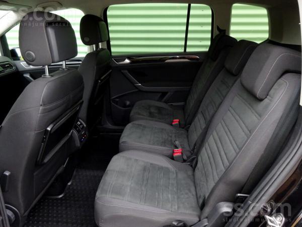 Black Volkswagen Touran 2017 in Riga, with an engine capacity of 2.00 L and mileage of 254 thousand km for 12500 €, photo 7 on AUTOMOTO.COM.LV