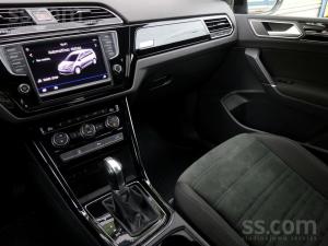 Melns Volkswagen Touran 2017 Rīga, ar dzinēja tilpumu 2.00 L un nobraukumu 254 tūkst. km par 13000 €, foto 11 vietnē AUTOMOTO.COM.LV