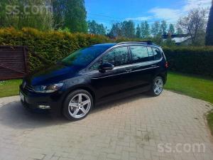Melns Volkswagen Touran 2017 Cēsis, ar dzinēja tilpumu 2.00 L un nobraukumu 270 tūkst. km par 6250 €, foto  vietnē AUTOMOTO.COM.LV