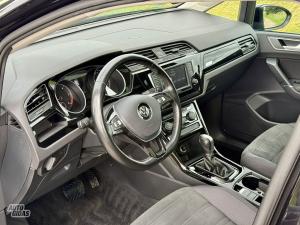 Black Volkswagen Touran 2017 in Vilkaviskis, with an engine capacity of 2.00 L and mileage of 254 thousand km for 11200 €, photo 11 on AUTOMOTO.COM.LV