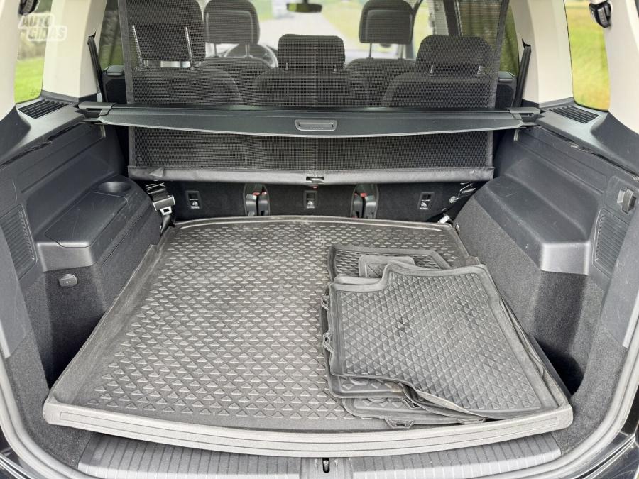 Black Volkswagen Touran 2017 in Vilkaviskis, with an engine capacity of 2.00 L and mileage of 254 thousand km for 11200 €, photo 24 on AUTOMOTO.COM.LV