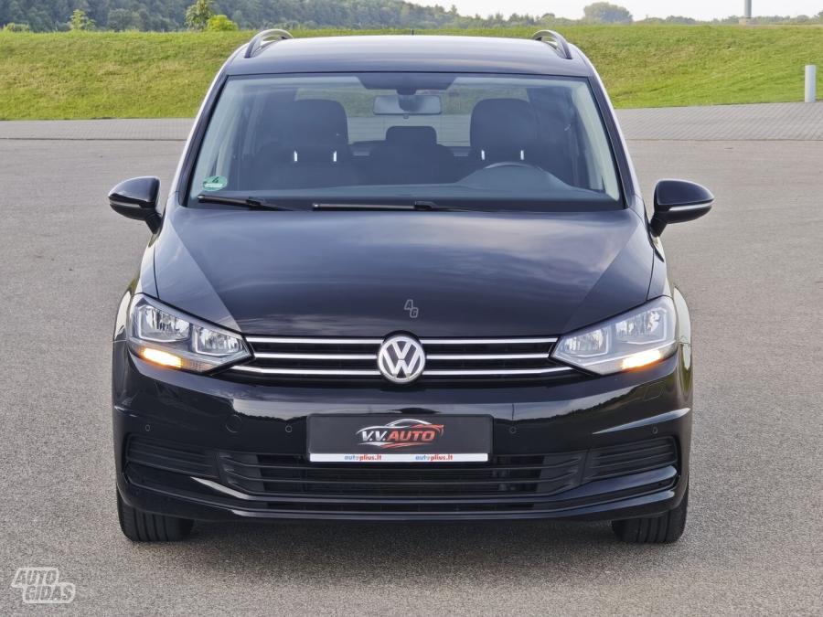Black Volkswagen Touran 2017 in Vilnius, with an engine capacity of 2.00 L and mileage of 266 thousand km for 9100 €, photo 4 on AUTOMOTO.COM.LV