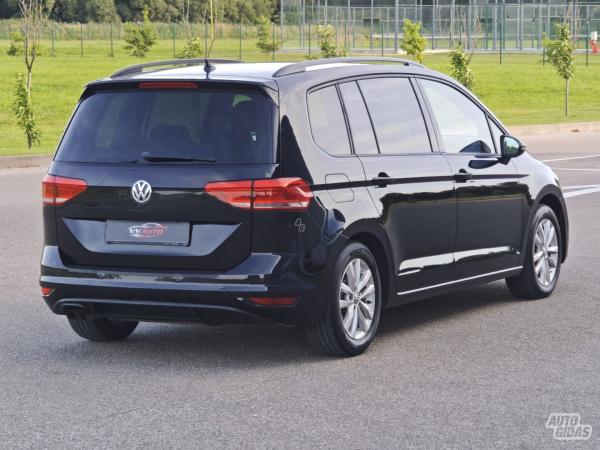 Black Volkswagen Touran 2017 in Vilnius, with an engine capacity of 2.00 L and mileage of 266 thousand km for 9100 €, photo 8 on AUTOMOTO.COM.LV