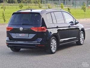Black Volkswagen Touran 2017 in Vilnius, with an engine capacity of 2.00 L and mileage of 266 thousand km for 9100 €, photo 8 on AUTOMOTO.COM.LV