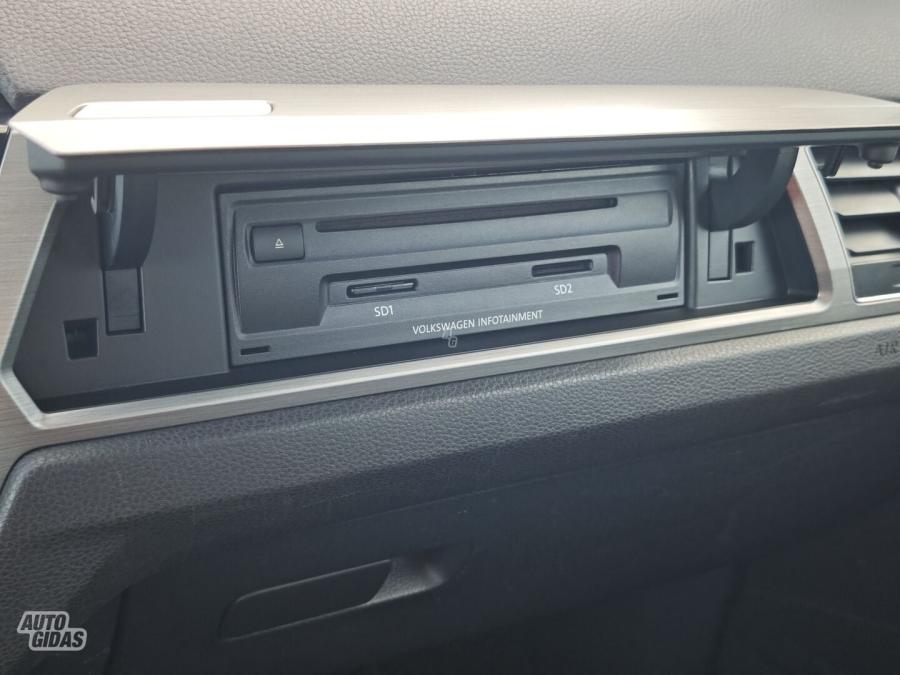 Black Volkswagen Touran 2017 in Vilnius, with an engine capacity of 2.00 L and mileage of 266 thousand km for 9100 €, photo 29 on AUTOMOTO.COM.LV
