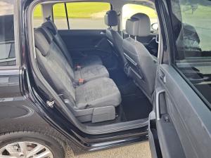 Black Volkswagen Touran 2017 in Vilnius, with an engine capacity of 2.00 L and mileage of 266 thousand km for 9100 €, photo 32 on AUTOMOTO.COM.LV