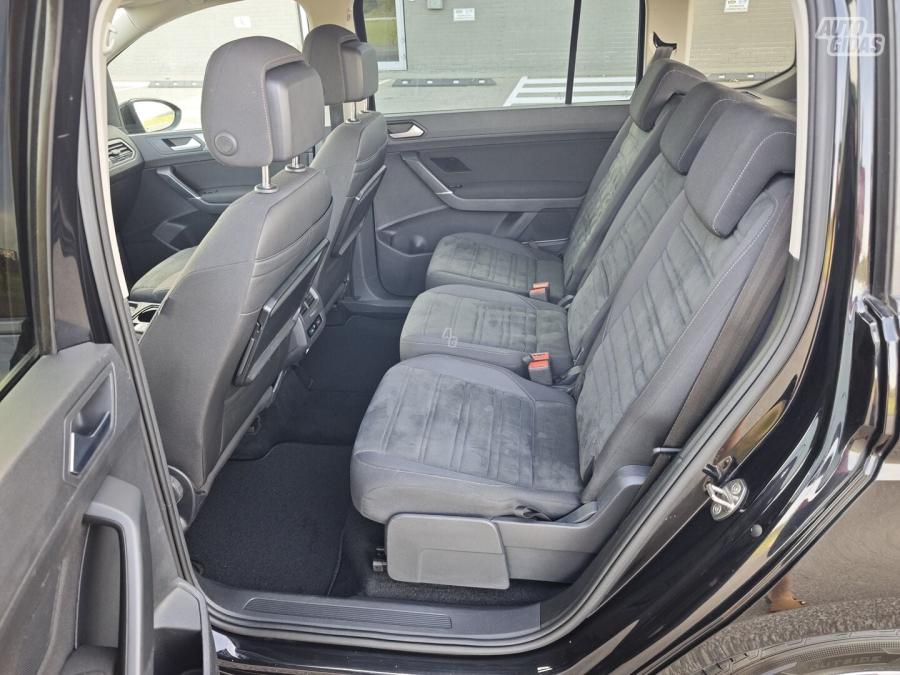 Black Volkswagen Touran 2017 in Vilnius, with an engine capacity of 2.00 L and mileage of 266 thousand km for 9100 €, photo 33 on AUTOMOTO.COM.LV
