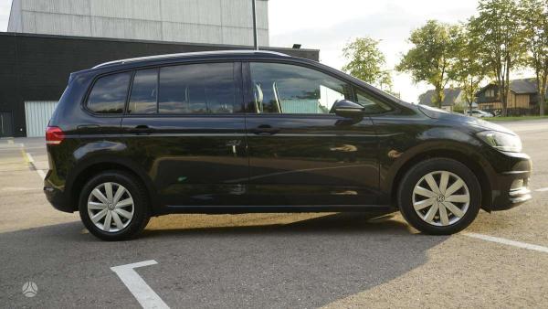 Melns Volkswagen Touran 2017 Kėdainiai, ar dzinēja tilpumu 1.60 L un nobraukumu 272 tūkst. km par 8200 €, foto 5 vietnē AUTOMOTO.COM.LV